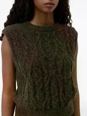 Closed Crew-neck Vest