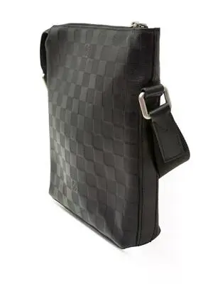 LOUIS VUITTON Damier Infini Discovery Messenger Bb Bag - Black