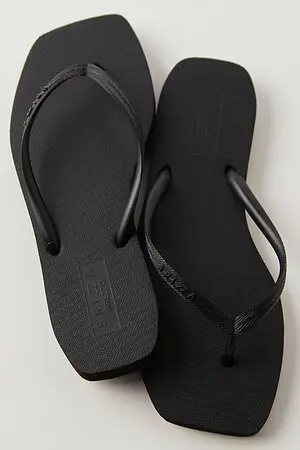 BRIZZA AREZZO Textured Rubber Flip Flops - Black