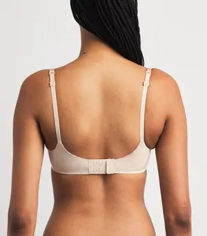 SKIMS Ultimate Nipple Wireless Push-up Bra