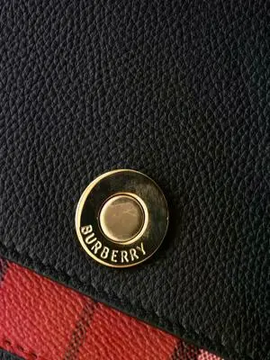 Burberry Medium Crossbody Bag In Vintage Check Canvas And Leather - Black