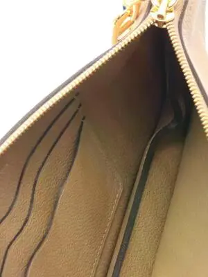 Hermès To Go Shoulder Bag - Neutrals