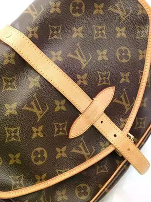 LOUIS VUITTON Monogram Saumur Mm Shoulder Bag - Brown