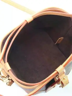 LOUIS VUITTON 2021 Noe Perth Bucket Bag