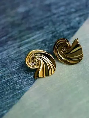 OTTOMAN HANDS Tone Wave Stud Earrings