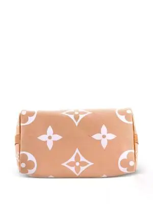 LOUIS VUITTON Speedy Bandouliere 25 Monogram Giant Satchel - Neutrals