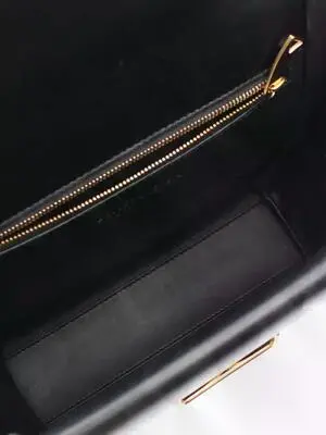 Bottega Veneta The Clip Leather Crossbody Bag - Black