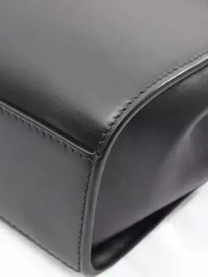 Bottega Veneta The Clip Leather Crossbody Bag - Black