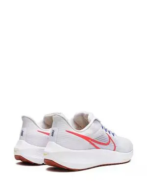 Nike Lace Up Sneakers For Women