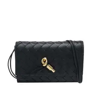 Bottega Veneta Andiamo Pouch On Strap - Black