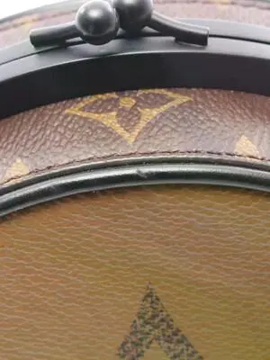LOUIS VUITTON Monogram Giant Boîte Chapeau Shoulder Bag - Neutrals