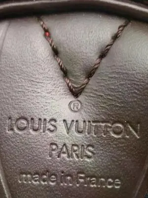LOUIS VUITTON Damier Ebene Speedy 30 Luggage Bag - Brown