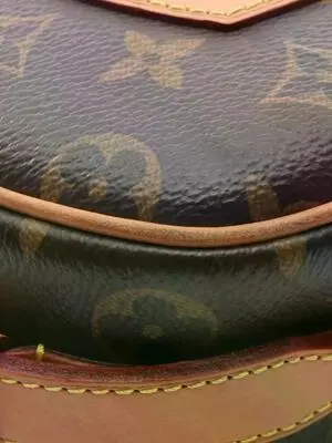 LOUIS VUITTON Monogram Boîte Chapeau Souple Shoulder Bag