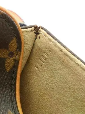 LOUIS VUITTON 2004 Florentine Belt Bag