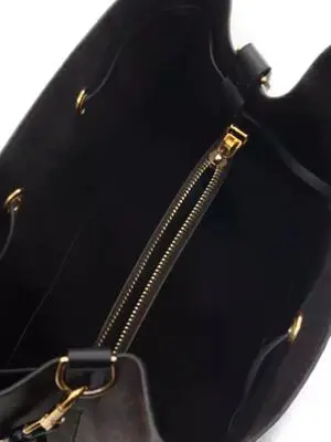 LOUIS VUITTON 2021 Néonoé Monogram Bucket Bag