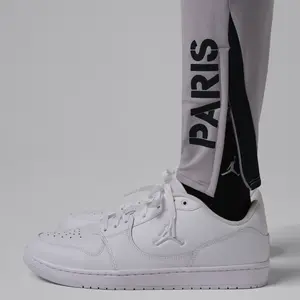 JORDAN Paris Saint-germain Strike Night Edition Soccer Knit Pants - Grey