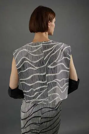 HEIRLOME Milagros Top In Linear Print