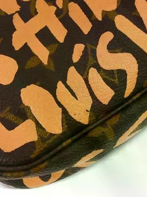 LOUIS VUITTON Graffiti Pochette Accessoires Handbag