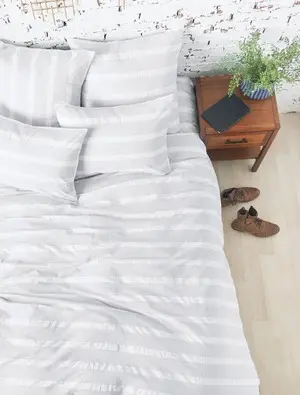 Carol & Frank Mason Queen Duvet Cover