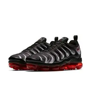 Nike Vapormax Plus Sneakers - Black/red