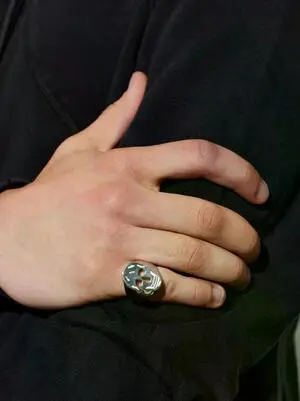 Alexander McQueen Skull Signet Ring - Silver