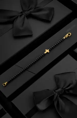 VINCERO Onyx Bead Cross Bracelet