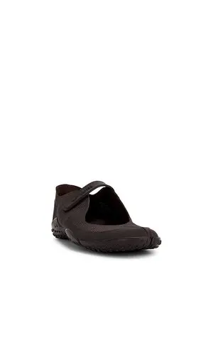 NIKESKIMS NIKESKIMS Rift Mesh Split-Toe Sneaker Tar