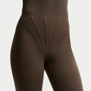 Nike Skims Matte High-waisted Corset 26" Leggings - Brown