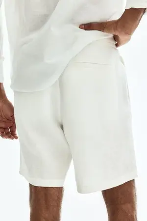 H&M Relaxed Fit Linen Shorts - White