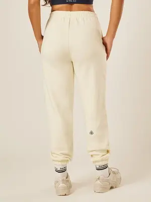 BE ATHLETICA Varsity Cuffed Joggers - Marshmallow
