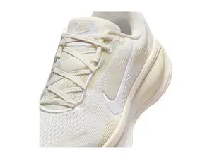 Nike Vomero 18 Essential Running Shoes - Bone