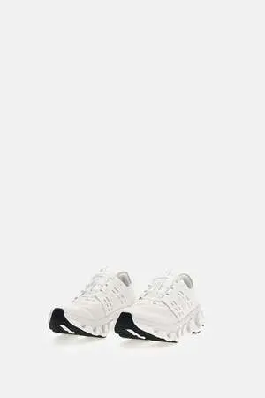 On Cloudswift Amp Sneakers - White