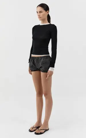 ST. AGNI Superfine Long Sleeve Merino Wool Top - Black