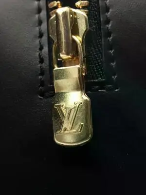 LOUIS VUITTON Epi Pont Neuf Pm Handbag - Black