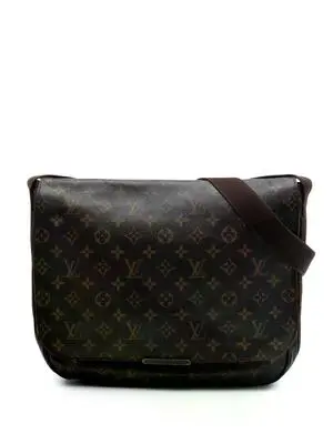 LOUIS VUITTON Monogram Beaubourg Messenger Mm Bag