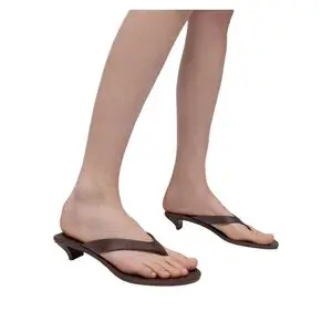 Gucci Thong Slipper - Brown