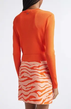TOCCIN Zoe Crop Fitted Cardigan
