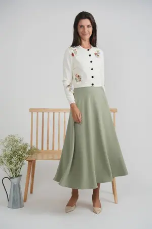 MADEMOISELLE Floral Embroidered Cropped Cardigan