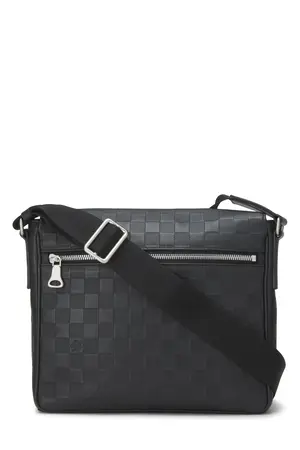 LOUIS VUITTON Damier Infini District Messenger Bag