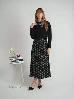 VERSATILE Embroidered Floral Front Knit Sweater - Black