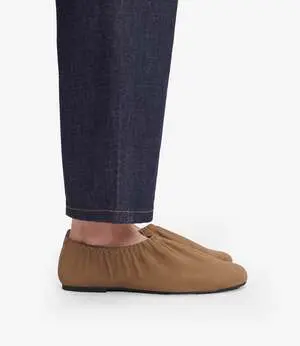 A.p.c. Swan Slip-ons - Camel