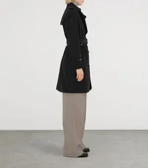 Burberry Lightweight Kensington Trench Coat