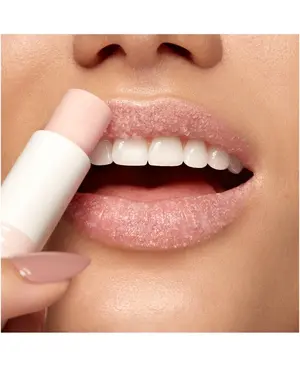 KIKO MILANO Kissable Smoothing Lip Scrub
