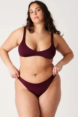 LONDRE BODYWEAR Sleek High-cut Scrunch Bottoms - Dark Cherry
