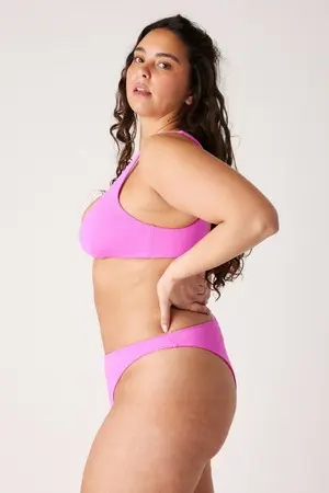LONDRE BODYWEAR The Plunge Scoop Top By - Fuchsia