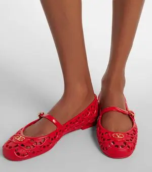 Valentino Garavani Rubber Scalloped Mary Jane Flats - Red