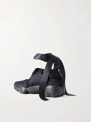 Nike Rift Split-toe Sneakers