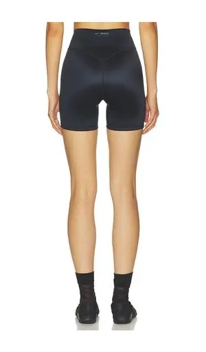 NIKESKIMS Shine Bonded Waist 5 Short In Black