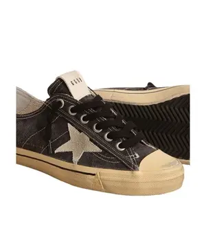 GOLDEN GOOSE V-star Lace-up Sneakers - Black