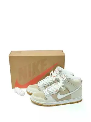 Nike Dunk Pro Iso Sneakers - White